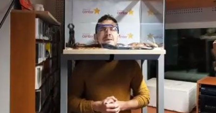 VIDEO: Matej glavo vtaknil med kače, da bi dobil 500 eur. Bi si vi ...