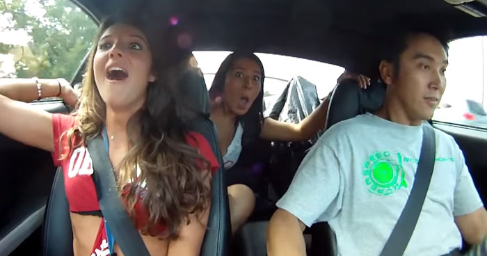 Posedel jih je v predelano Toyoto Supro: Takšne odzive je posnel ob ...