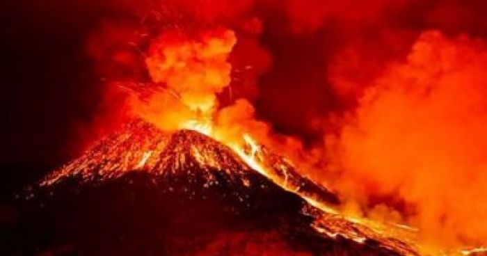 Izbruhnil je največji vulkan na Islandiji, takšne prizore so posneli ...
