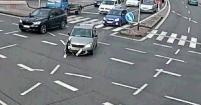 Pijani voznik poskrbel za nered po mestu | Klip.si