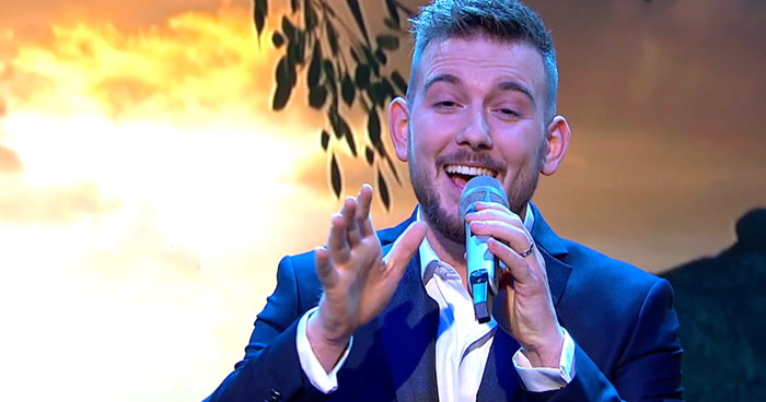 Domen Kljun ganil z nastopom: Zapel je novo pesem, ki seže do srca ...